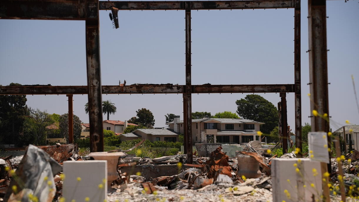 A year after the LA fires, designers are leading Altadena’s rebuilding ...